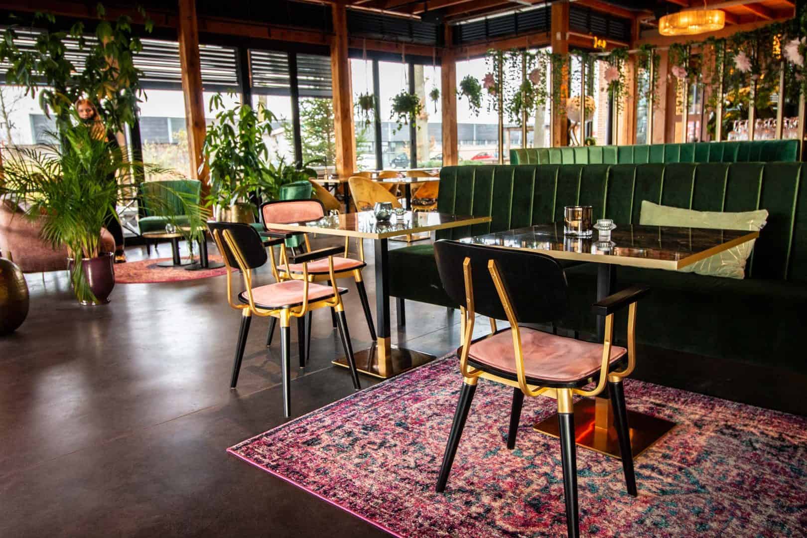 Food And Lounge